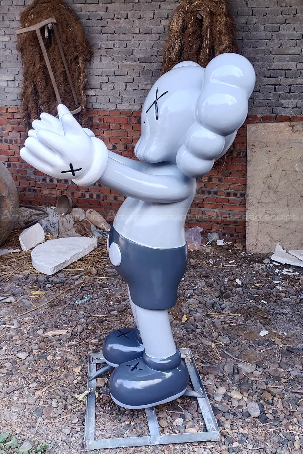 kaws the promise replica - Arturban Statue