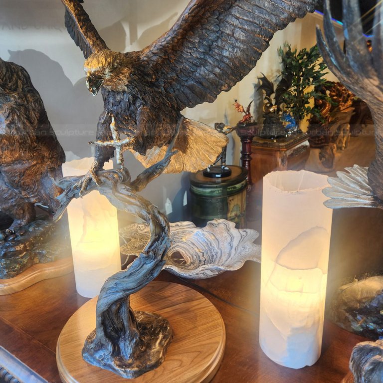 Flying Eagle Statue - Arturban Statue