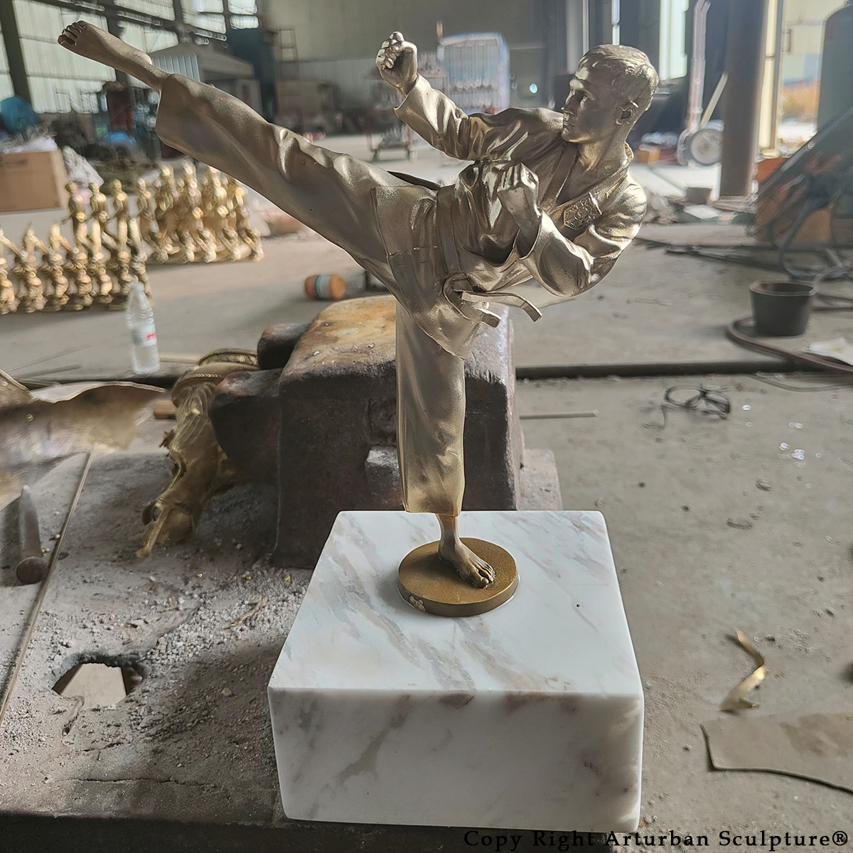 Karate Statue,karate man kicking statue - Arturban Statue