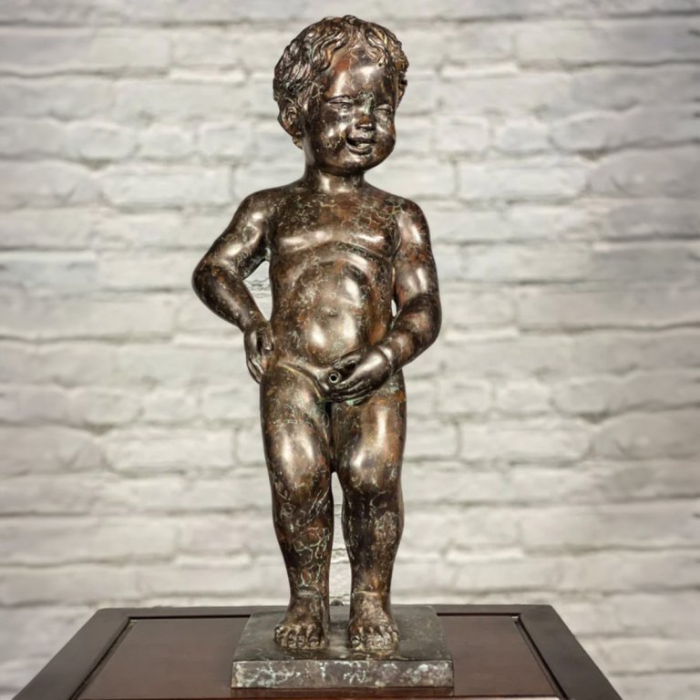 Little Boy Peeing Water Fountain - Arturban Statue